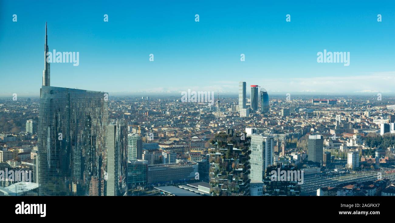 Milan cityscape, panoramic view with new skyscrapers in Porta Nuova ...