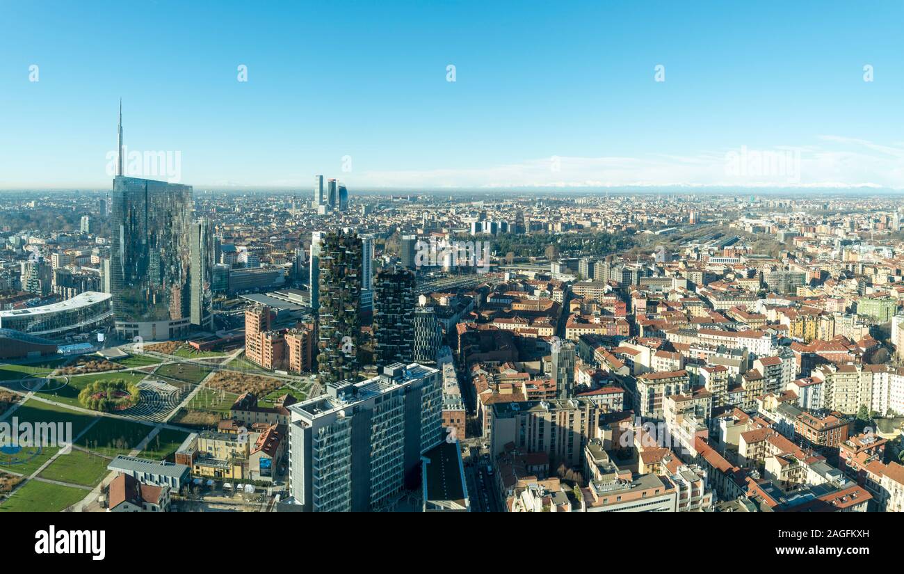 Milan cityscape, panoramic view with new skyscrapers in Porta Nuova ...