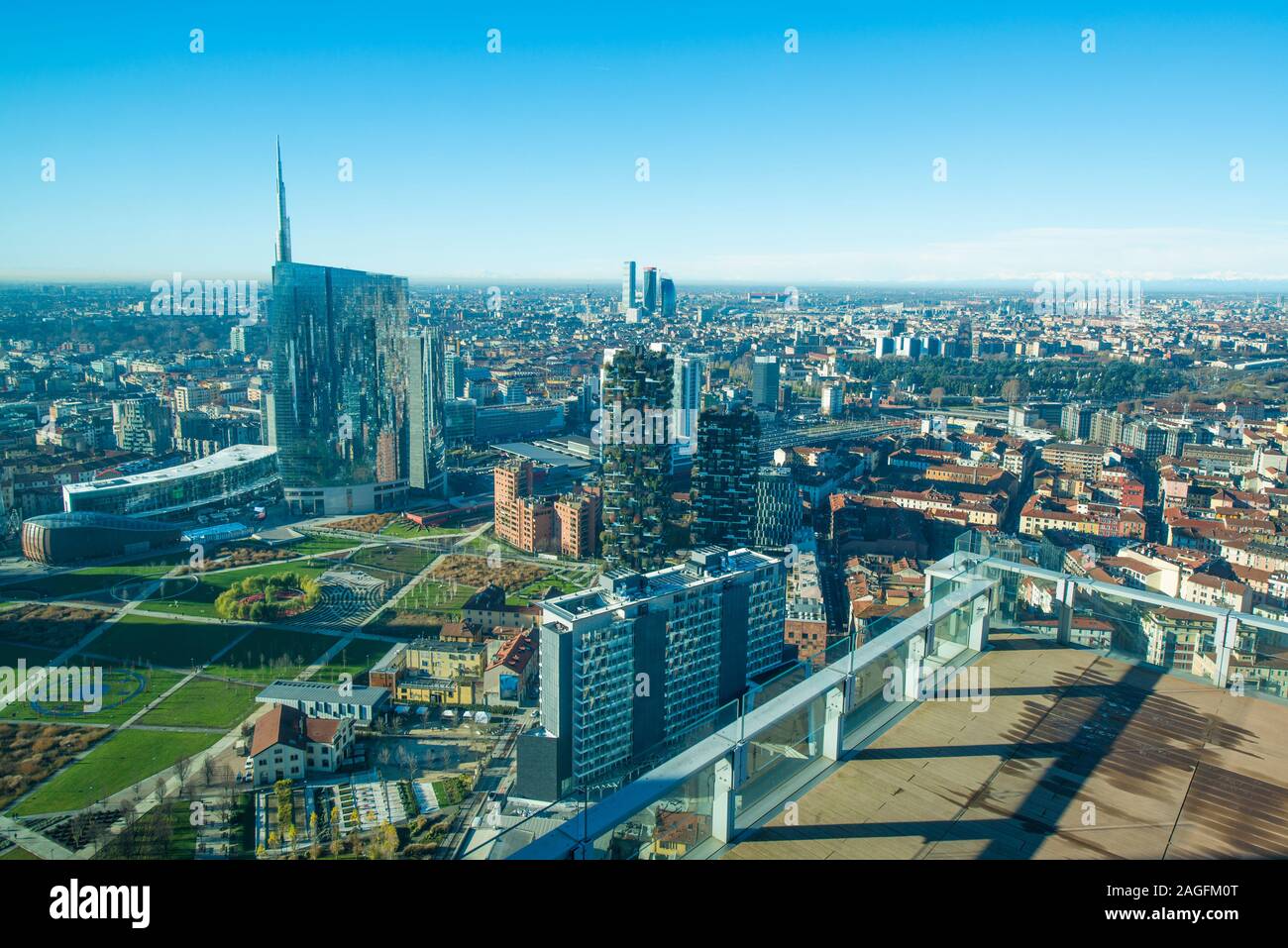 Milan cityscape, panoramic view with new skyscrapers in Porta Nuova ...
