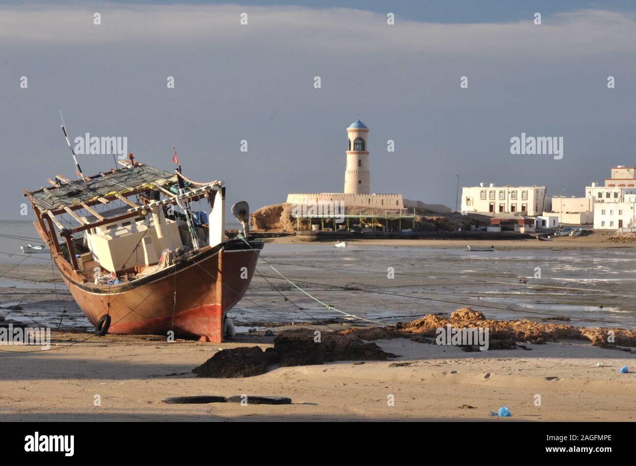 Sur oman dhow hi-res stock photography and images - Alamy