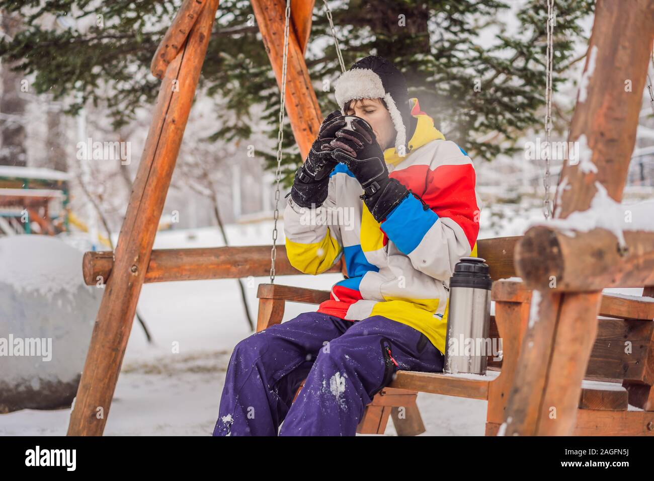Winter drinks ski resort hi-res stock photography and images - Alamy