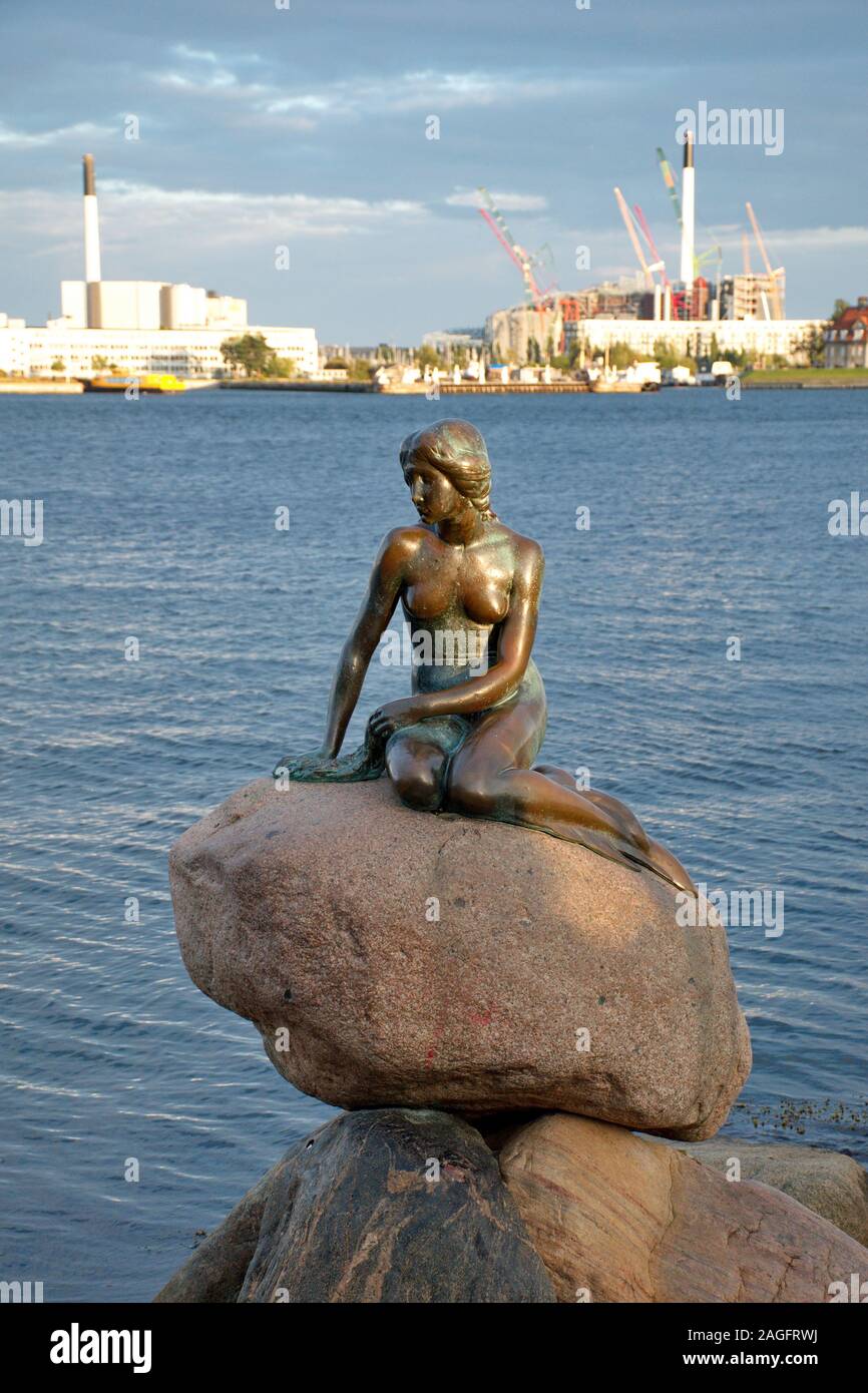 The little mermaid statue in Copenhagen, Denmark Stock Photo - Alamy