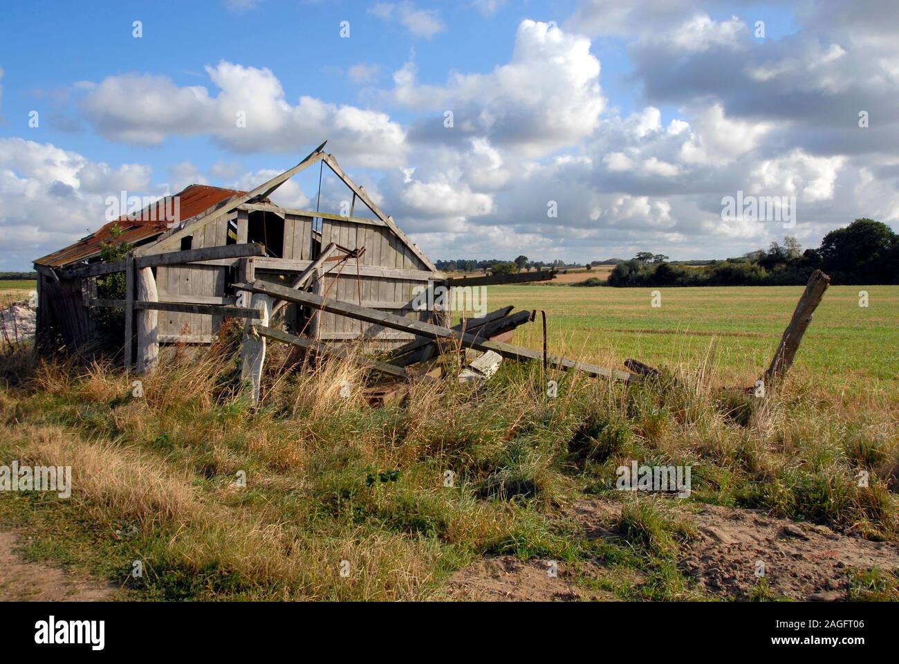Ruined field shelter hi-res stock photography and images - Alamy