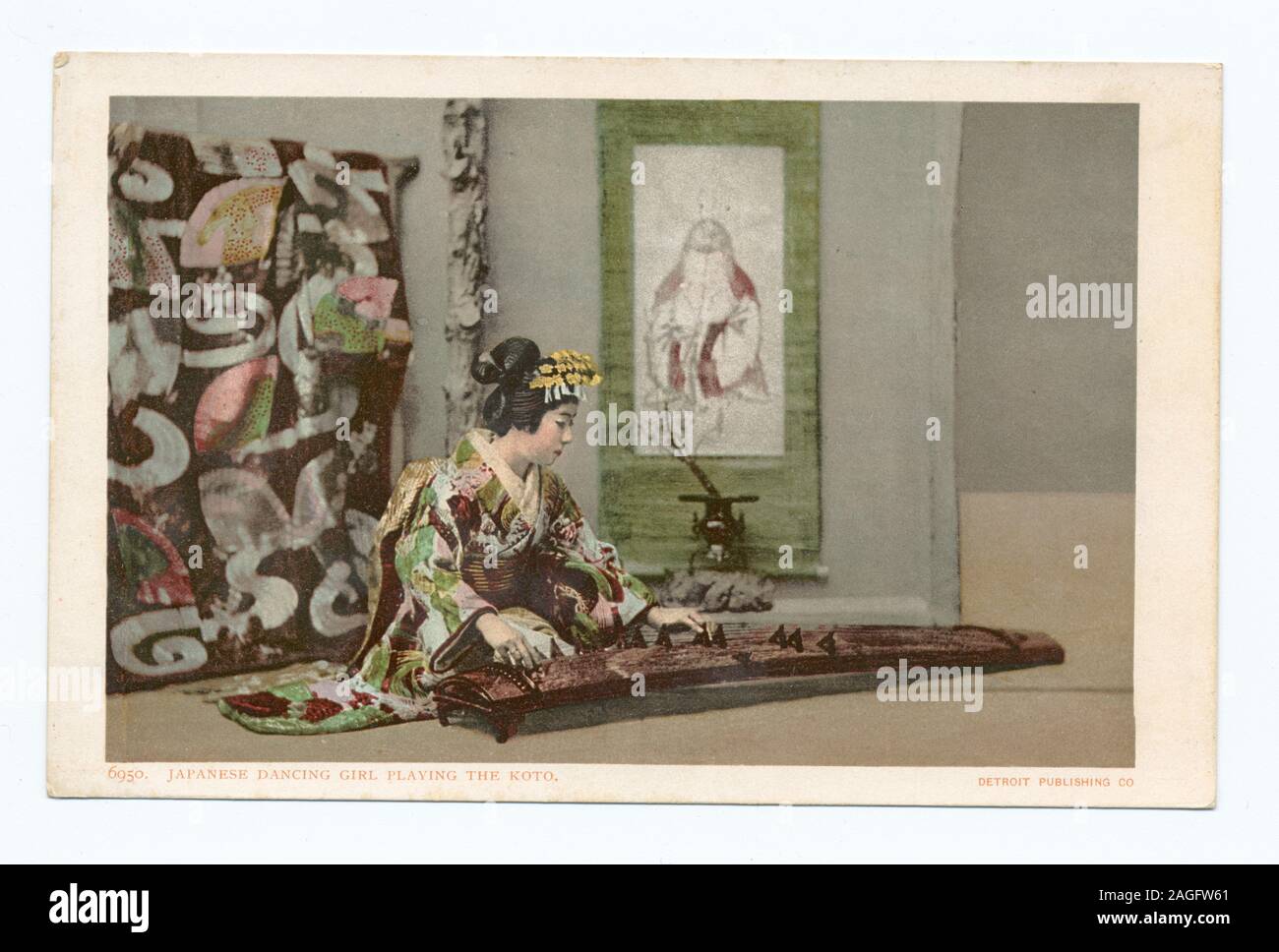 Girl playing on koto hi-res stock photography and images - Alamy