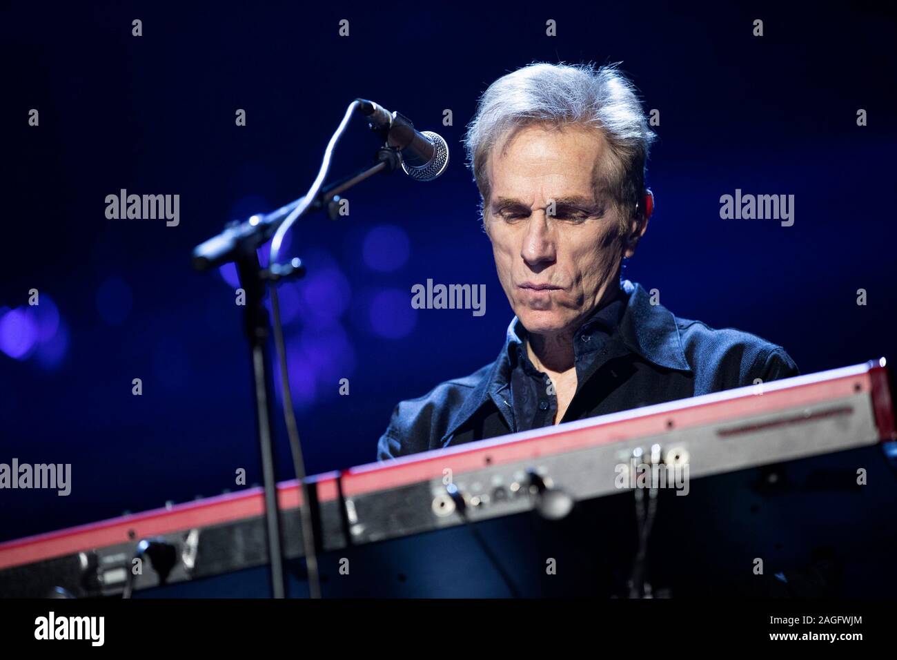 Erfurt, Deutschland. 17th Dec, 2019. Rob Hyman of The Hooters live at ...