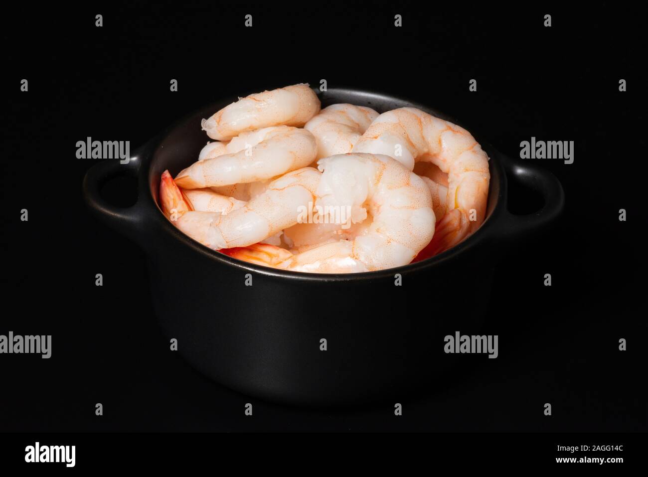Cooked peeled prawns hi-res stock photography and images - Alamy