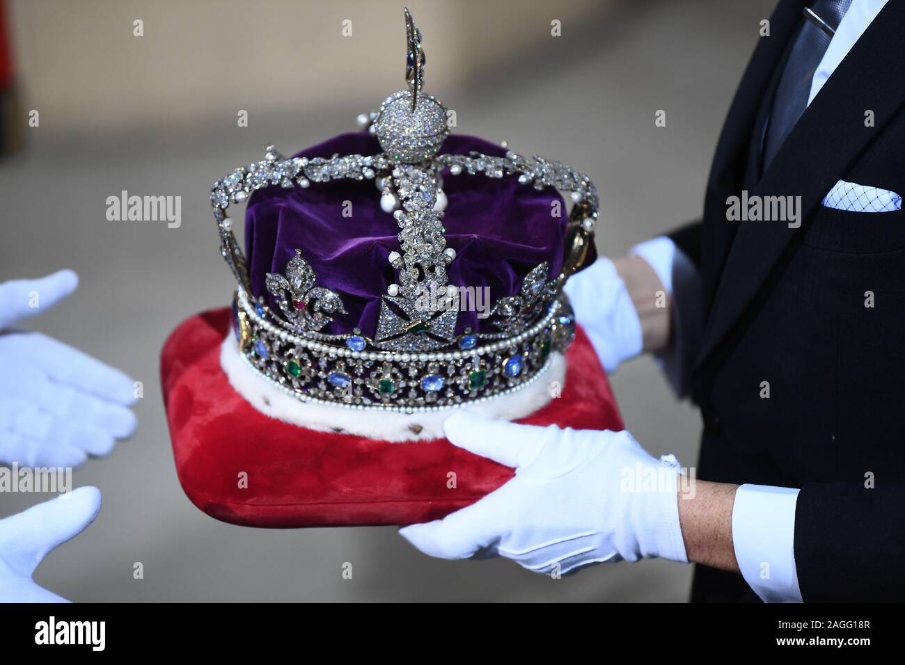 Imperial state crown hi-res stock photography and images - Alamy