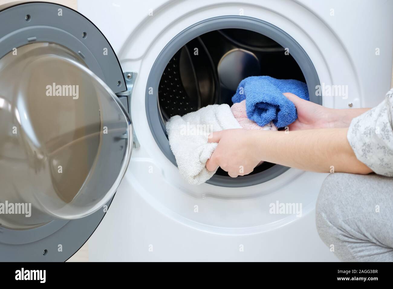 Dirty Clothes In Washing Machine Stock Photos & Dirty Clothes In ...
