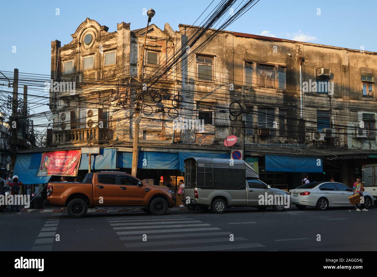 An old, decrepit building in Charoen Krung Road, Ban Mo area, Bangkok ...