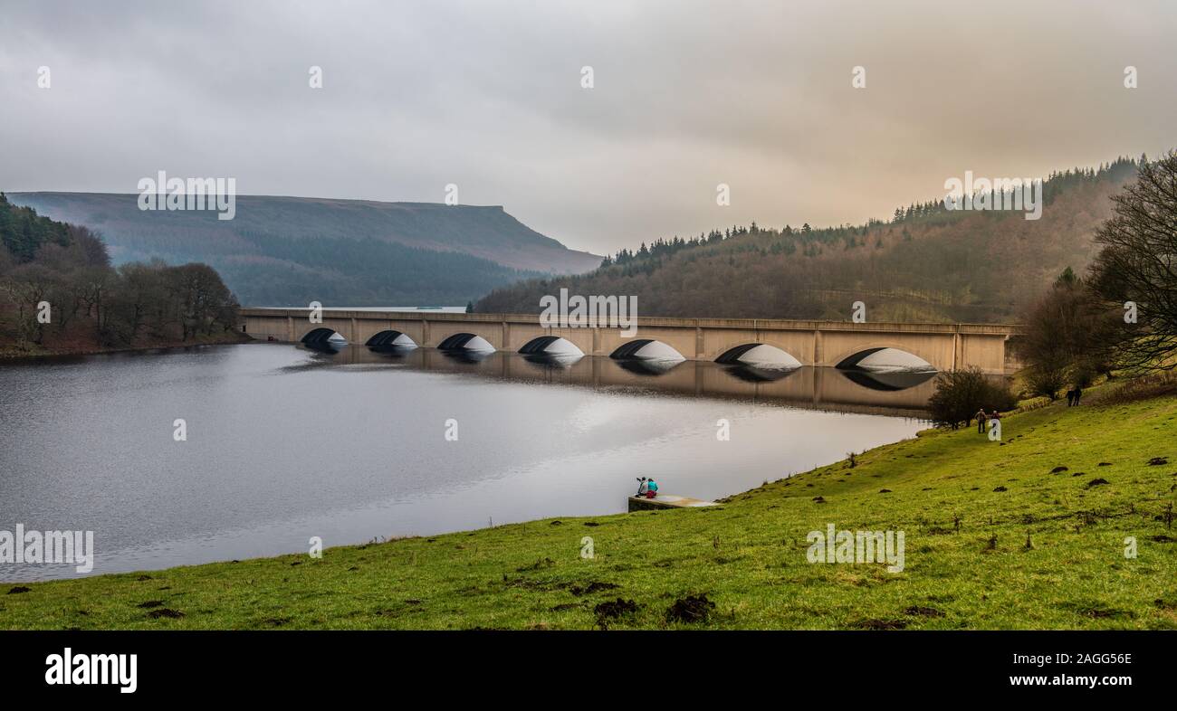 The Howden, Ladybower reservoir in the Derbyshire Peak District ...