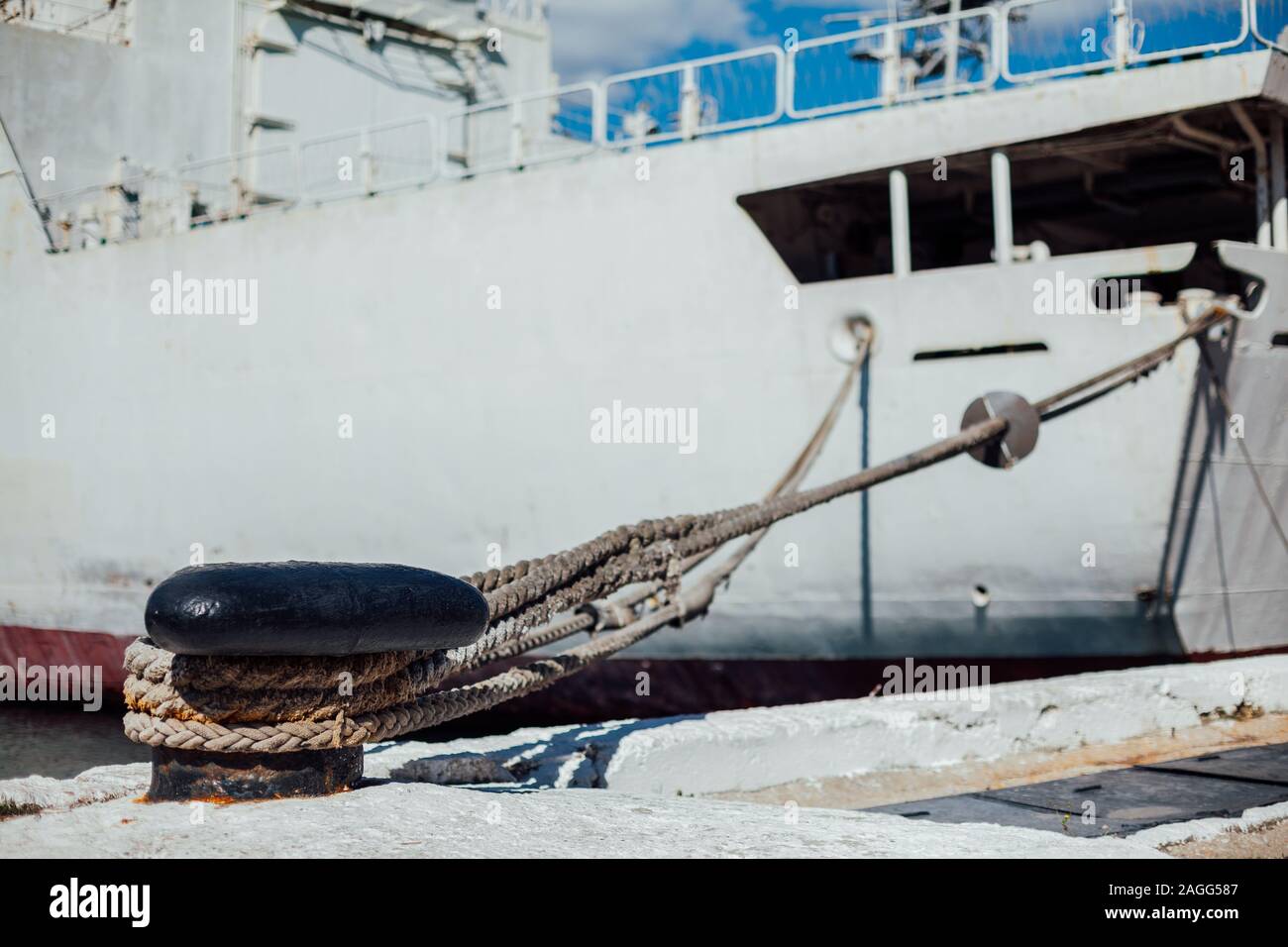 Lash dock hi-res stock photography and images - Alamy