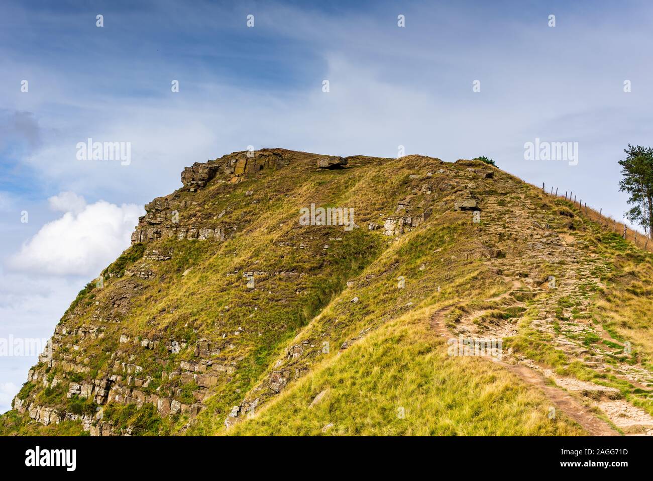 Stunning views of the The Great Ridge and Mam Tor in the Derbyshire ...