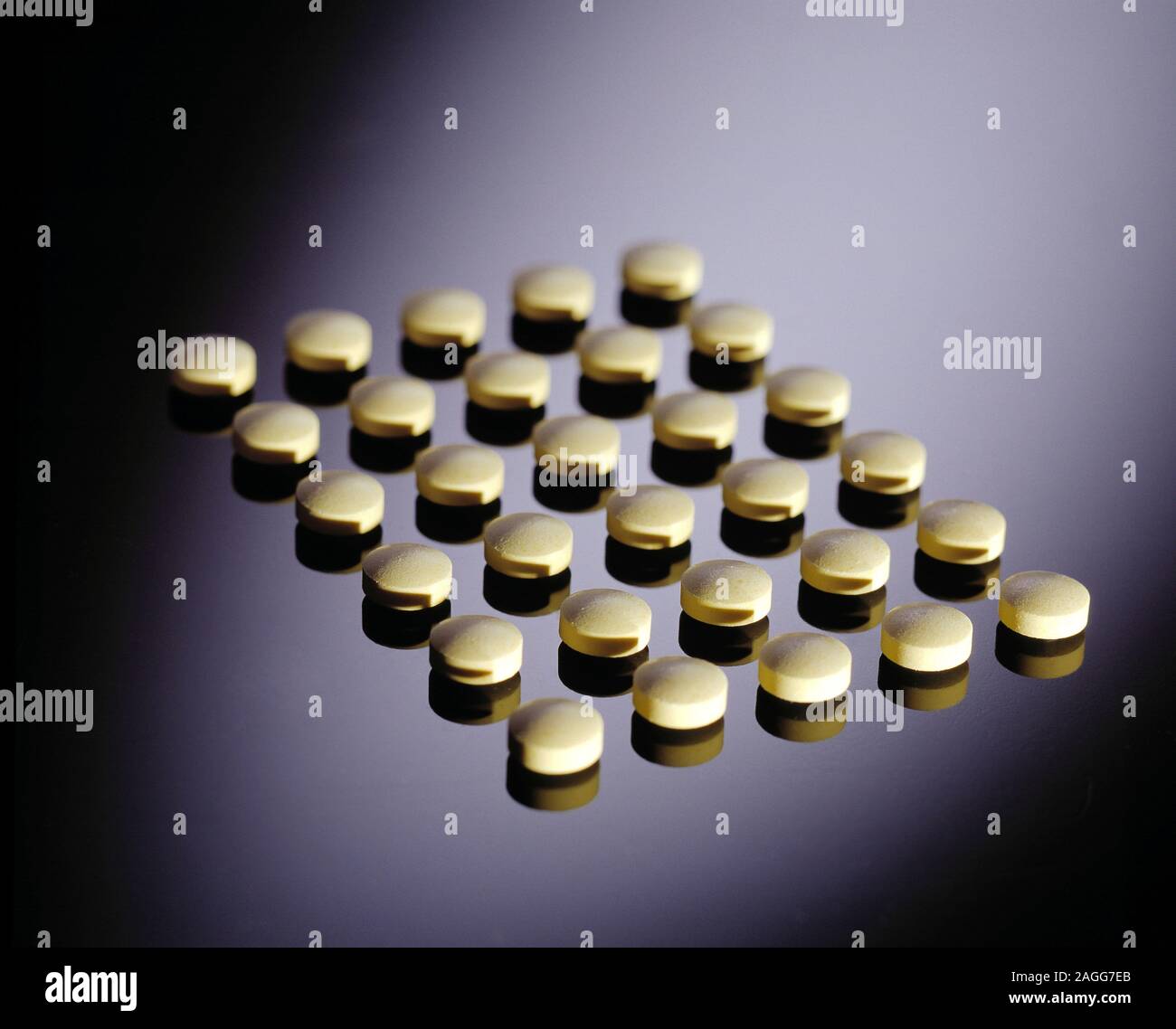 Still life. Vitamin supplement tablets Stock Photo - Alamy