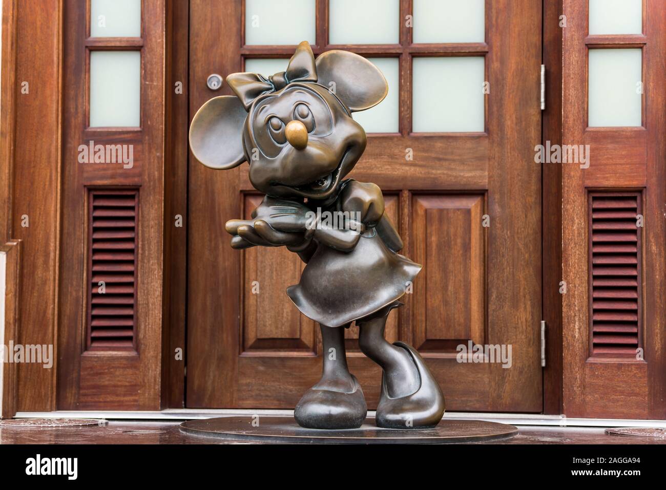 Bronze statue of Minnie Mouse at the Disney gift shop Shanghai, China ...