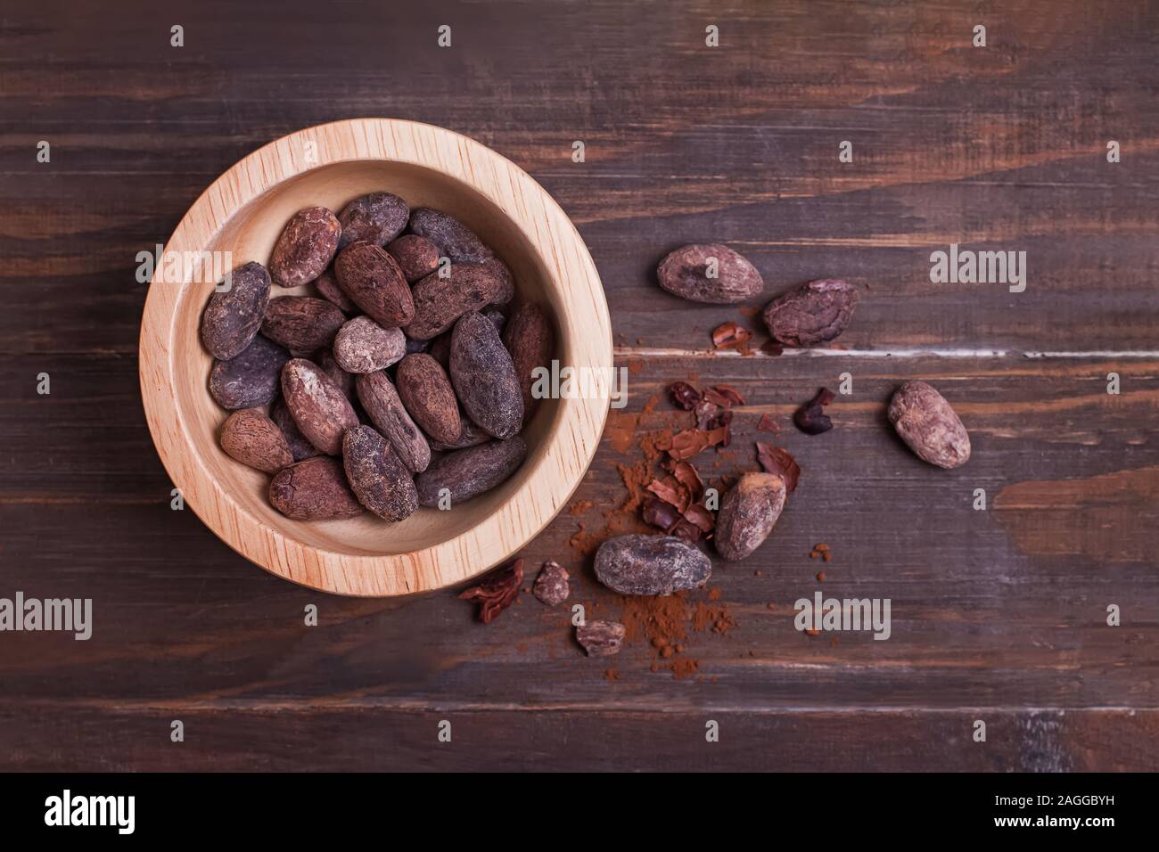 Spoon aromatic cocoa beans hi-res stock photography and images - Alamy