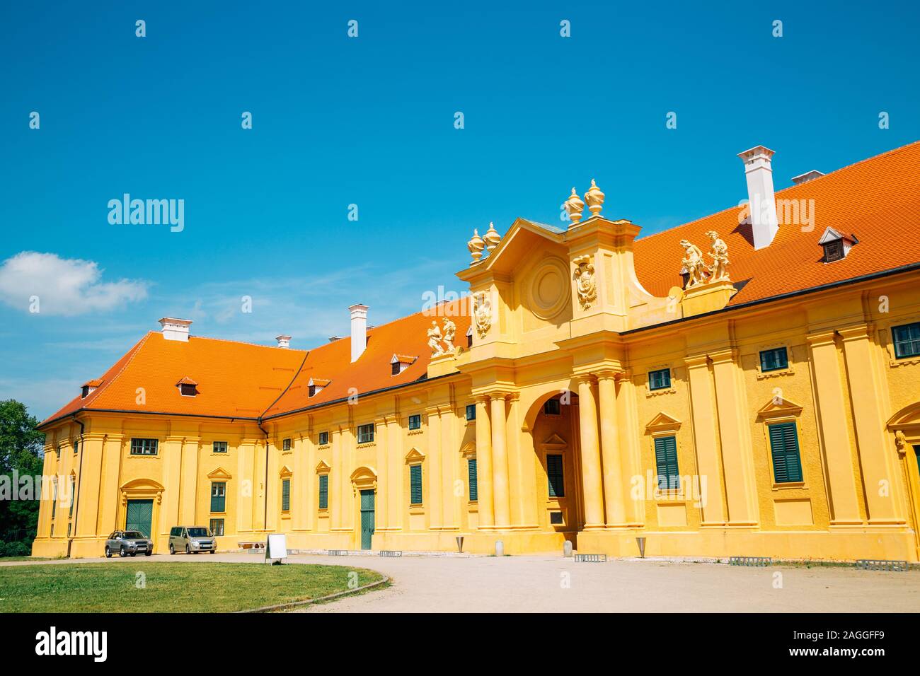 Castle Lednice and garden in Lednice, Czech Republic Stock Photo - Alamy