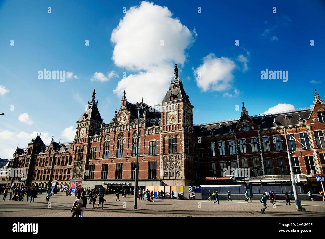 Amsterdam Buildings Amsterdam Centraal station Stock Photo - Alamy