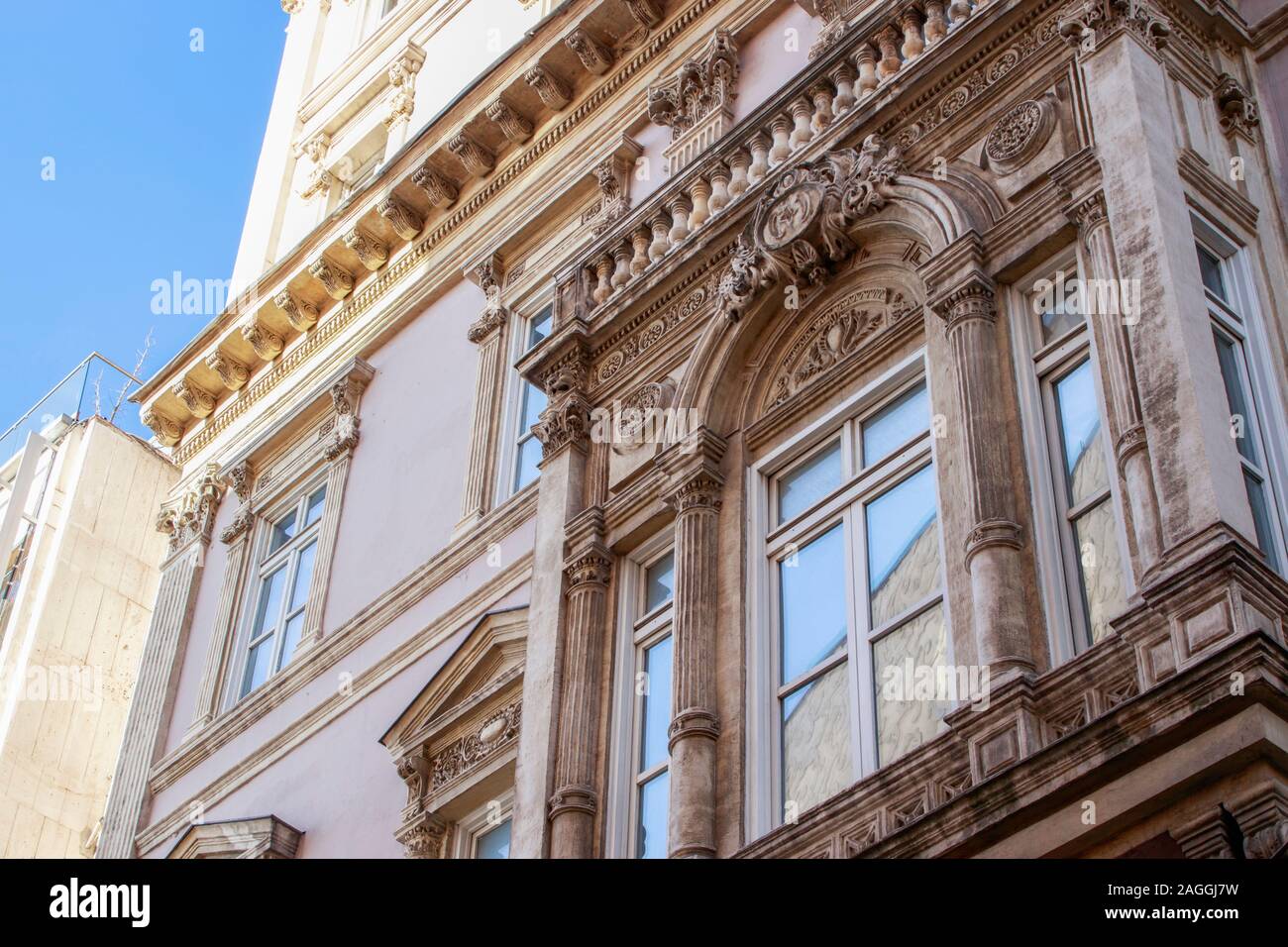 Classical architecture exterior hi-res stock photography and images - Alamy