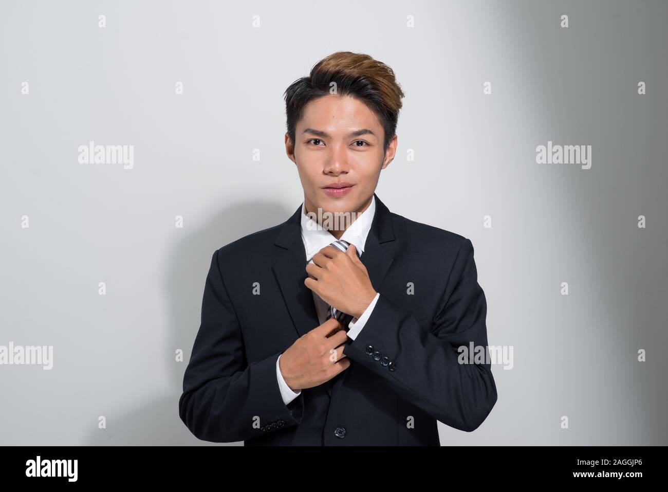 Asian businessman wearing suit hi-res stock photography and images - Alamy