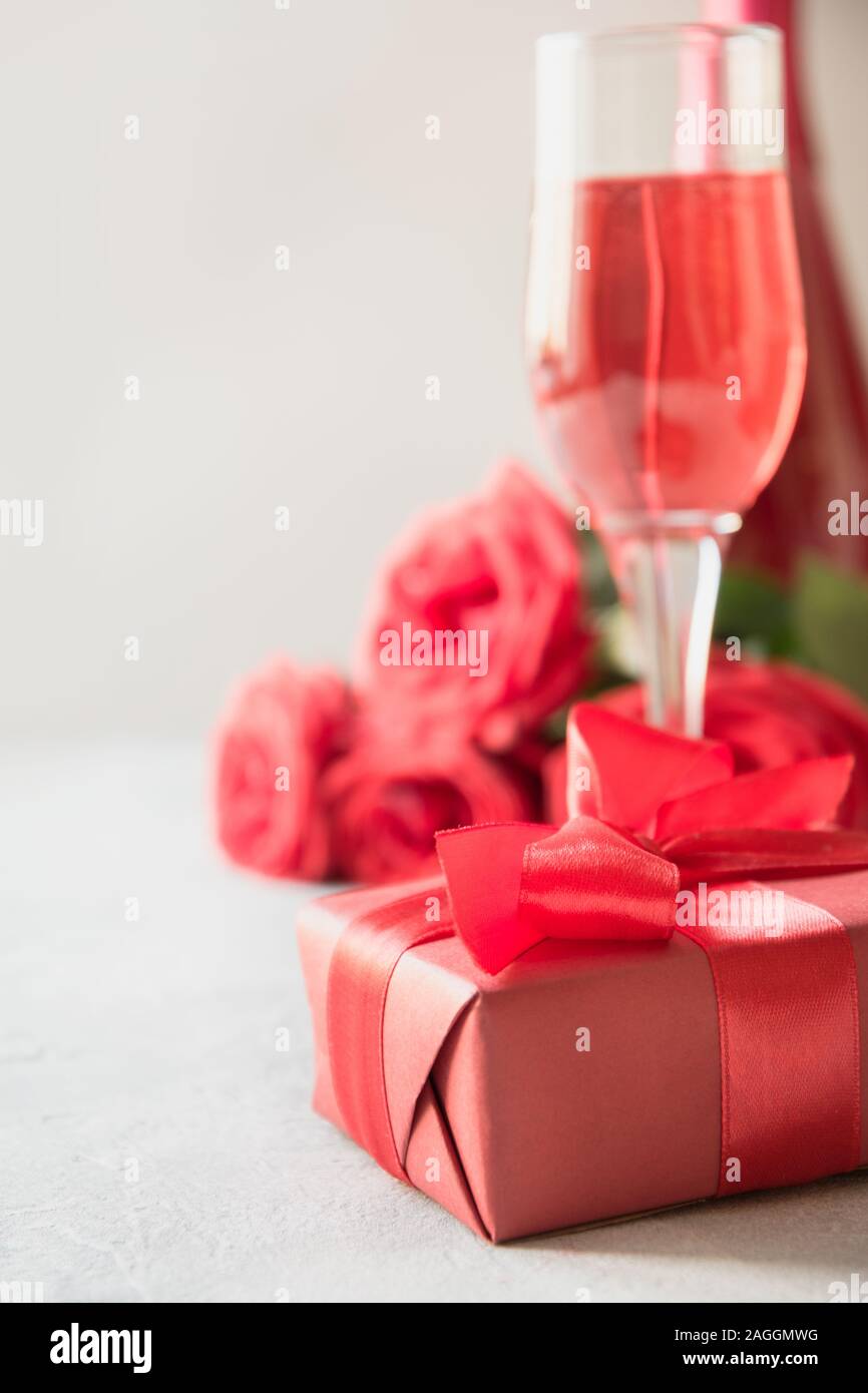 Luxury marriage proposal champagne hi-res stock photography and images ...