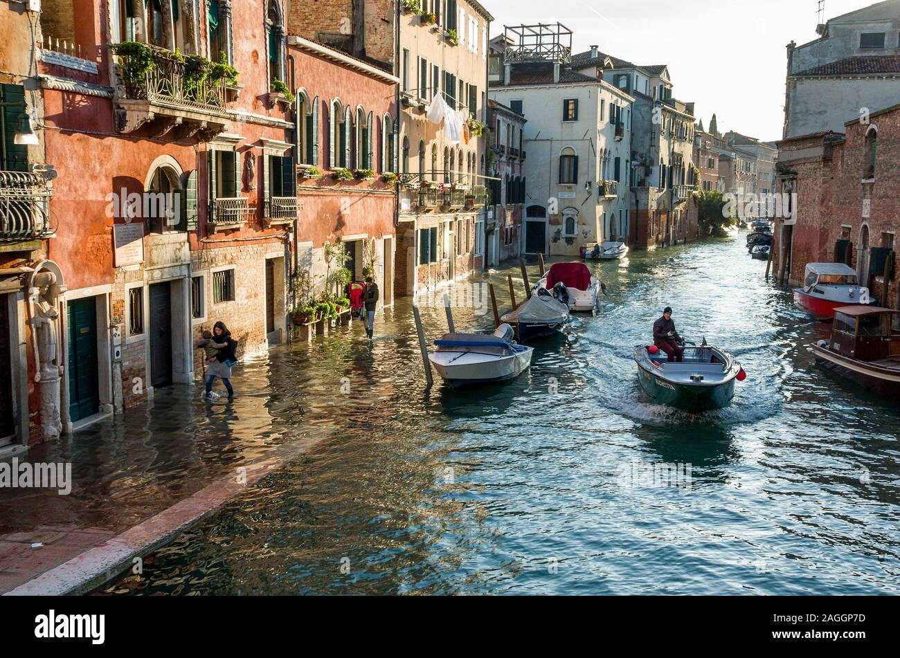 Exceptional high tides bring flooding in Venice, Italy shutting and ...