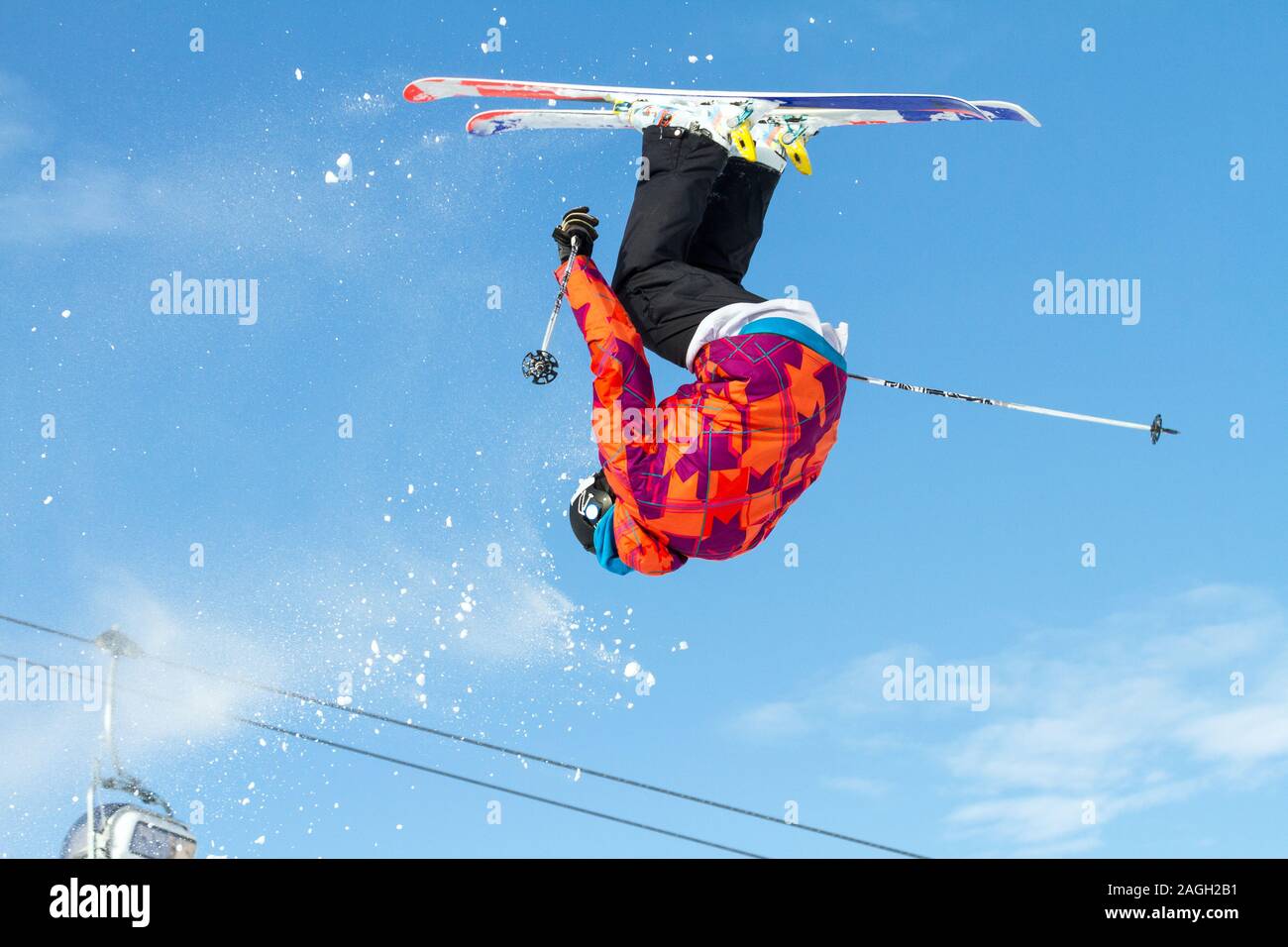 Ski loop hi-res stock photography and images - Alamy