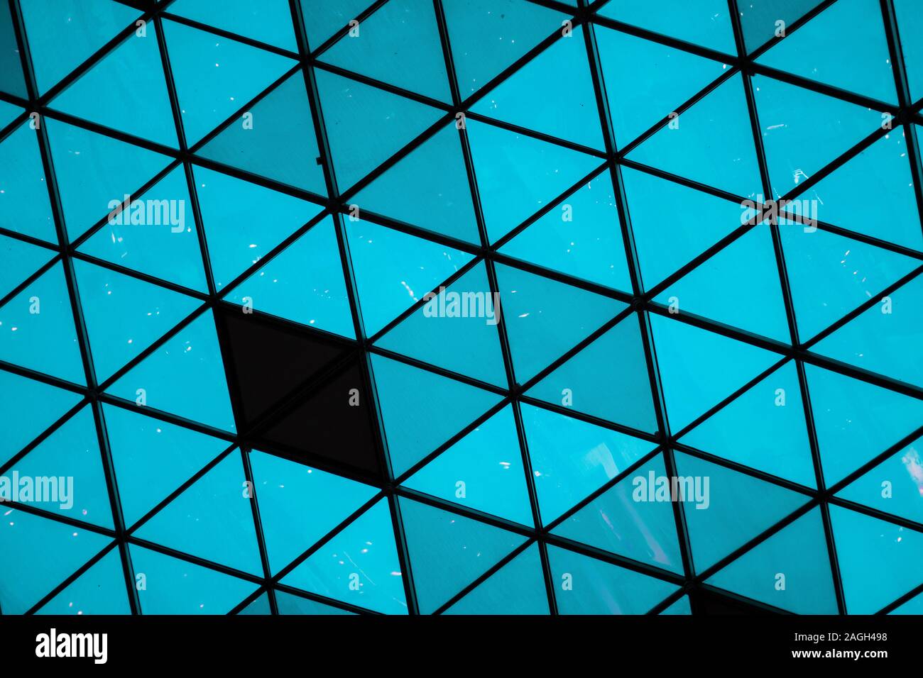 Circular glass roof architectural interior hi-res stock photography and ...