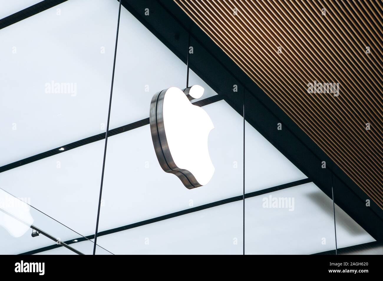 Turkey, Istanbul, December 17, 2019: Apple company logo at the entrance ...
