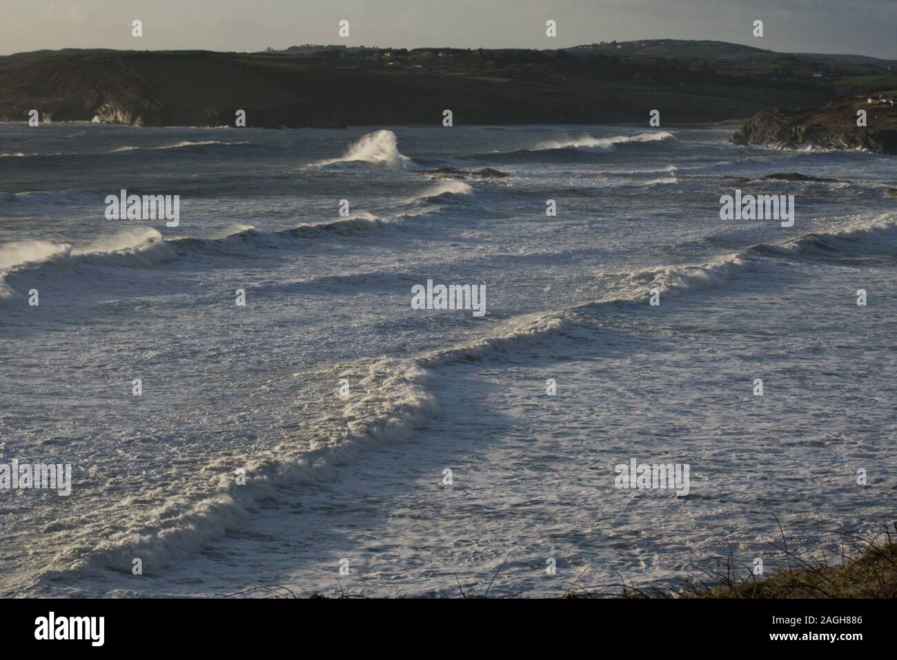 Sets of waves hi-res stock photography and images - Alamy