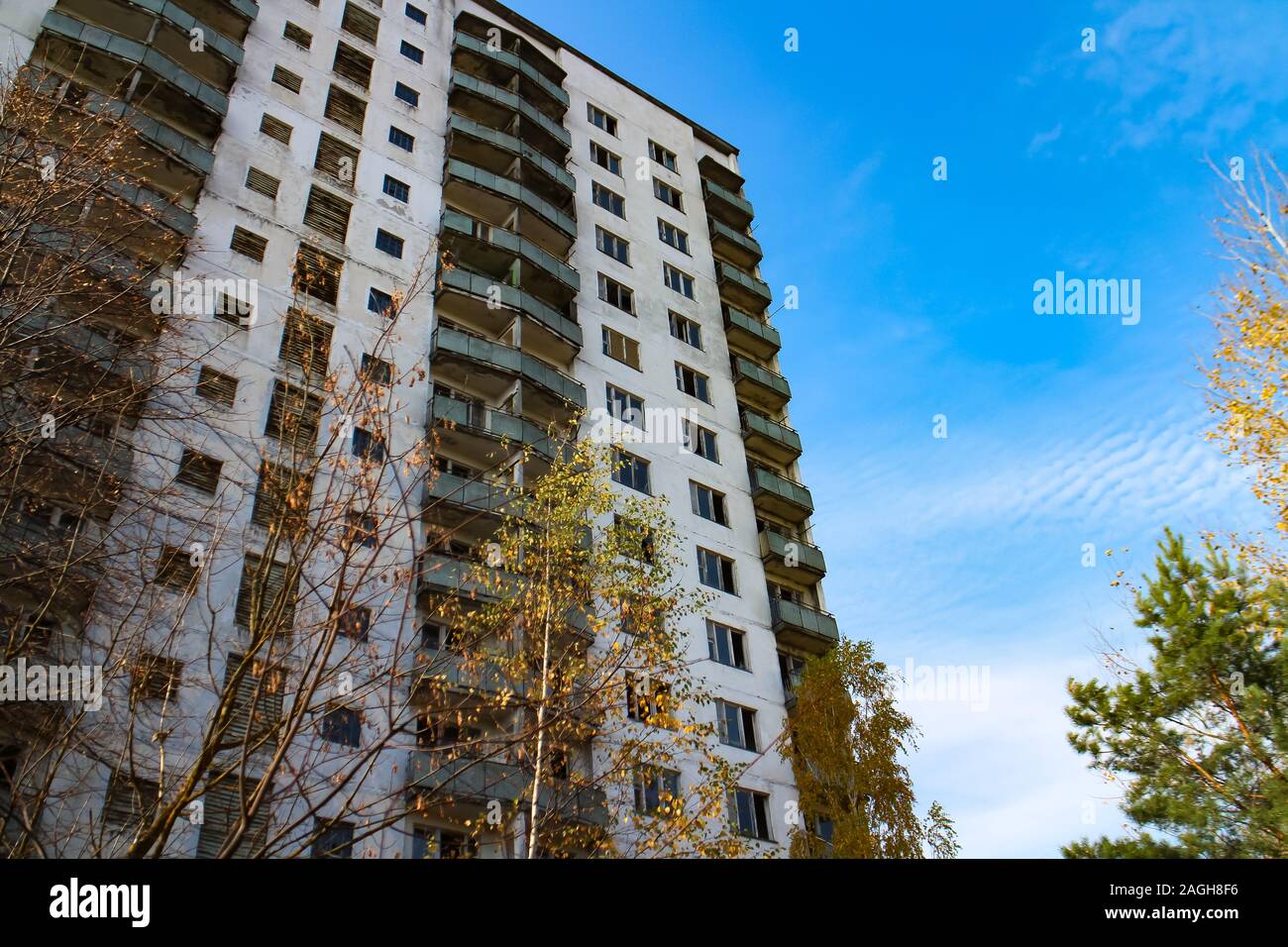 Soviet architecture facade apartment building hi-res stock photography ...