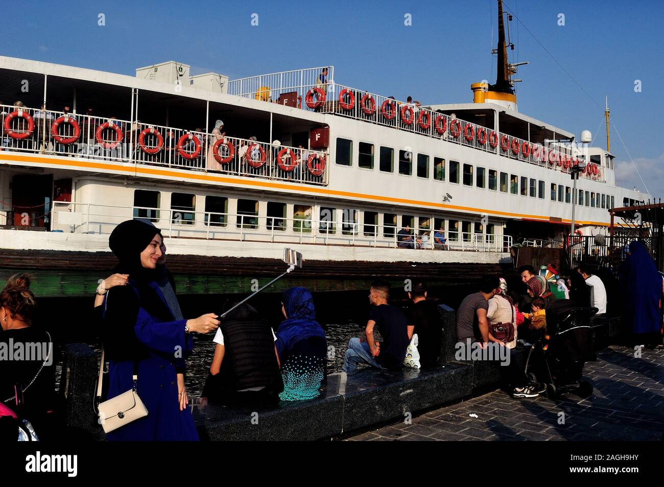 Port in ISTAMBUL - Bosphorus Strait - TURKEY Stock Photo - Alamy