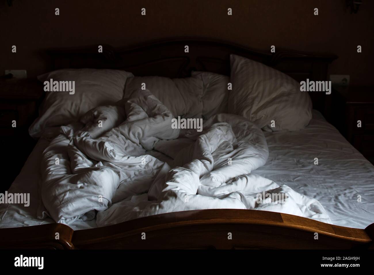 Unmade hotel room hi-res stock photography and images - Alamy