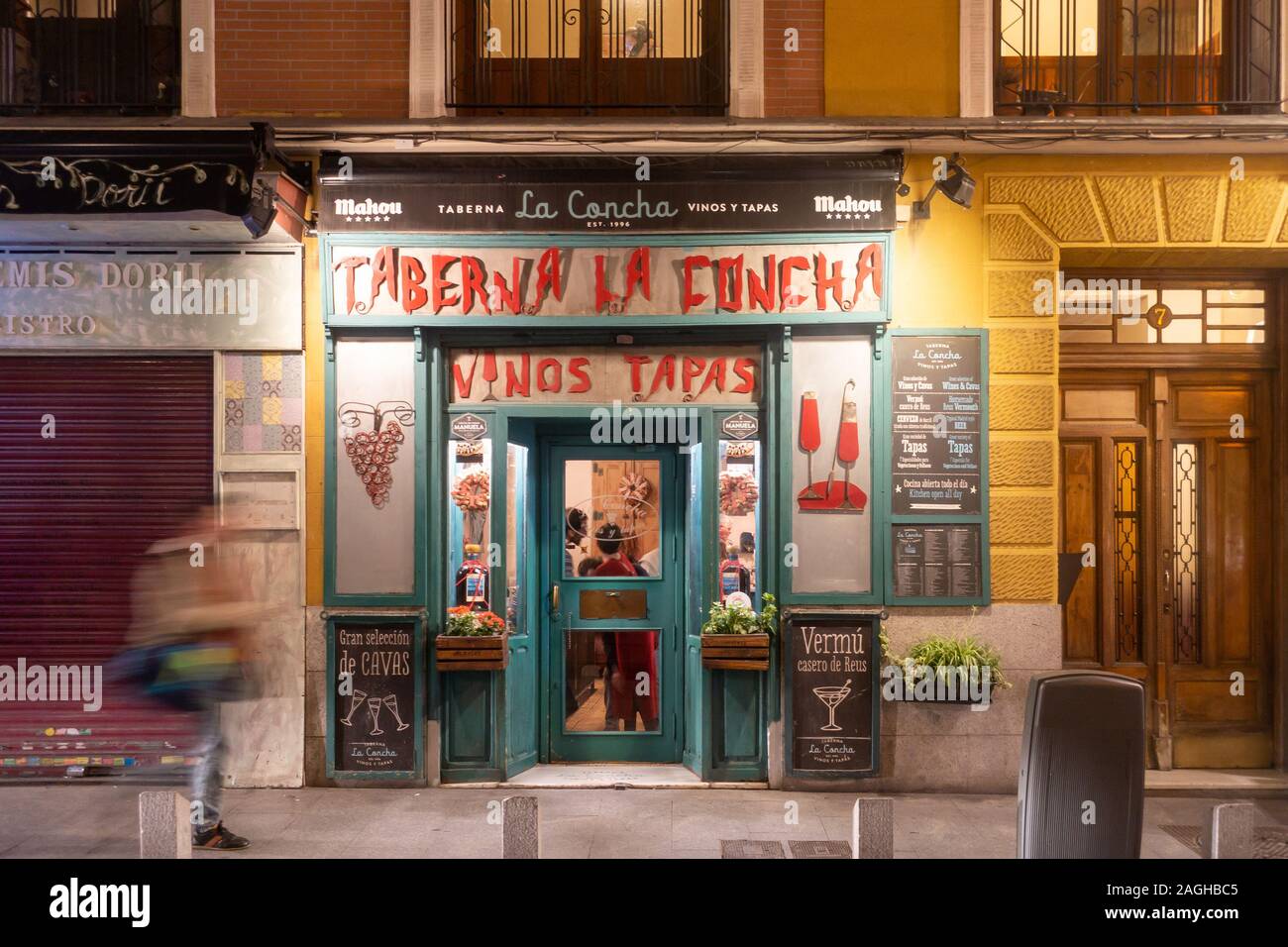 Calle taberna hi-res stock photography and images - Alamy