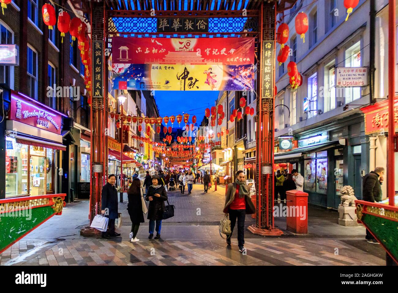 Shoppers and tourists in Gerrard Street in Chinatown, Soho, London, UK Stock Photo - Alamy