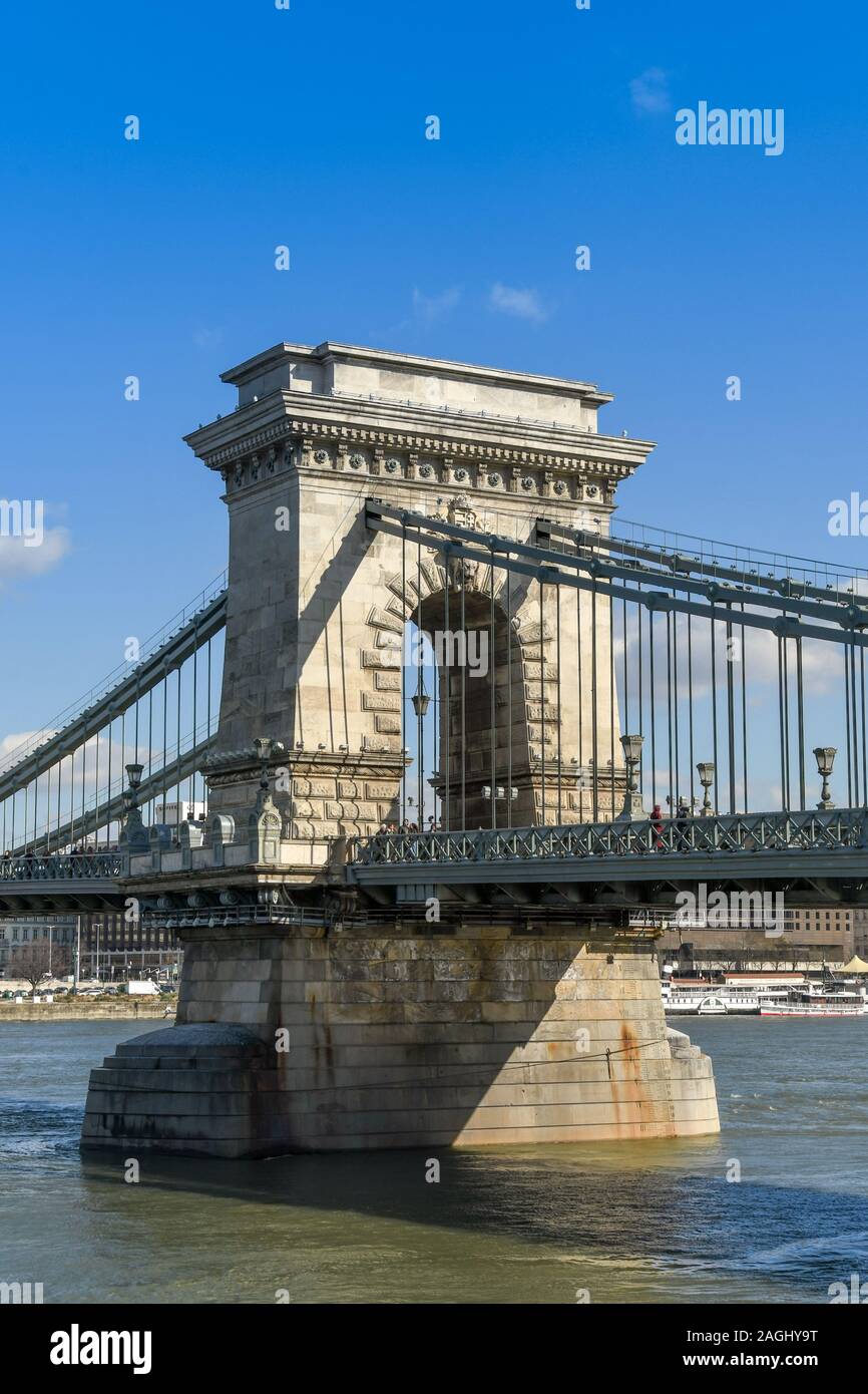 BUDAPEST, HUNGARY - MARCH 2019: The Chain Bridge which crosses the ...