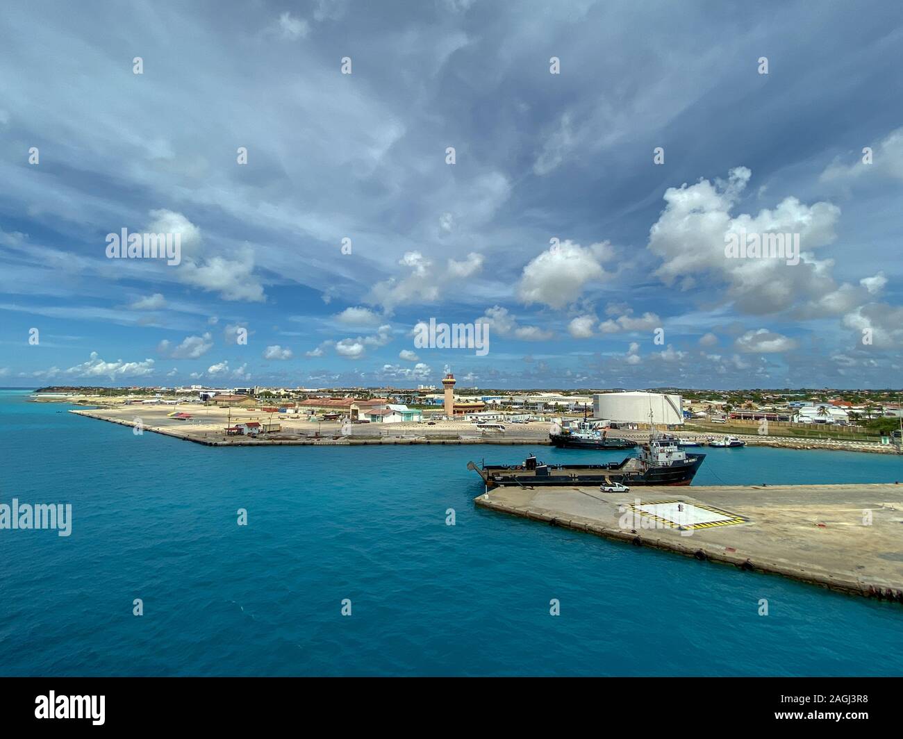 Aruba-11/2/19: The view from a cruise ship sailing into the port of ...