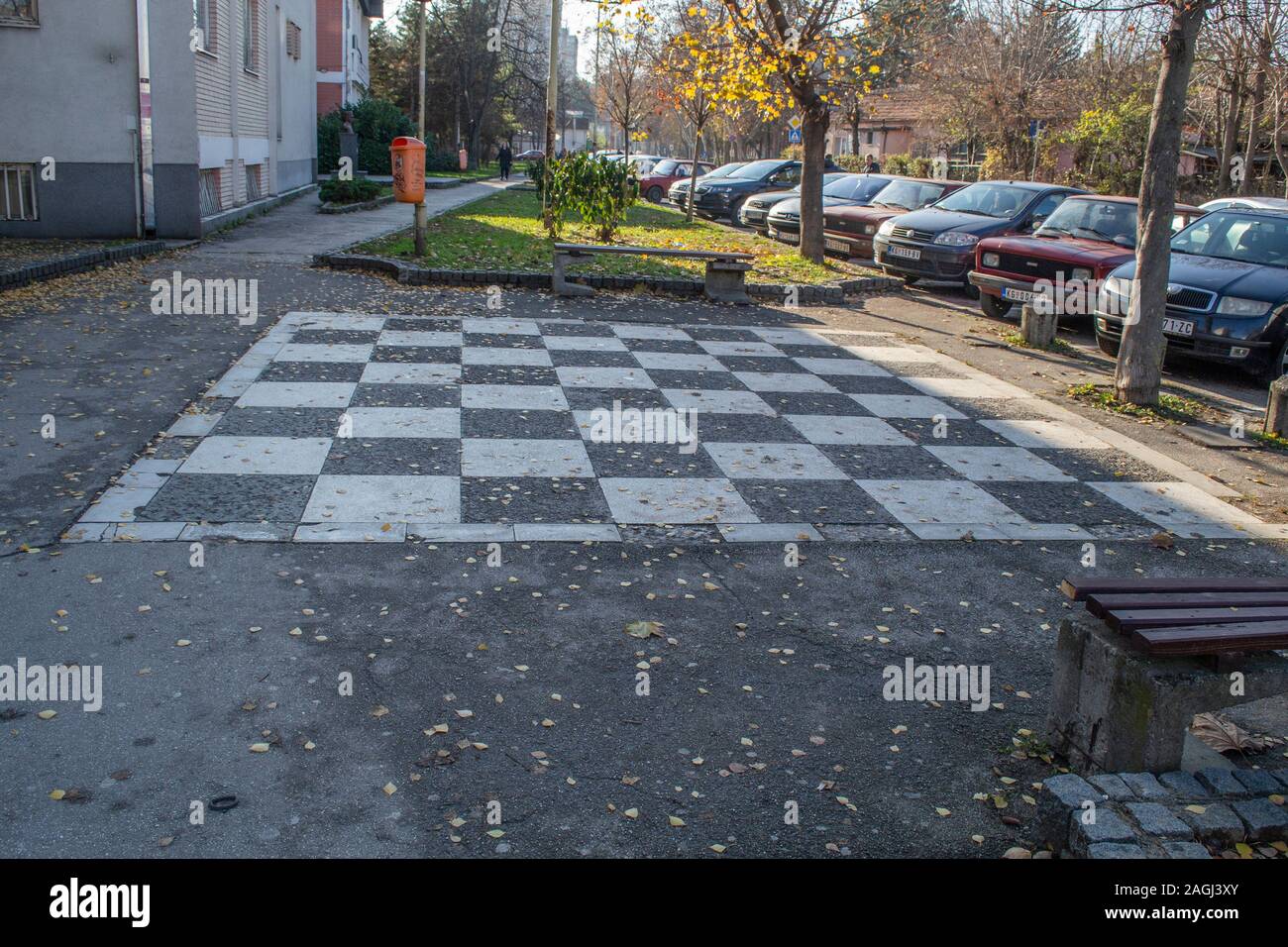 Chess board without chess pieces hi-res stock photography and images ...