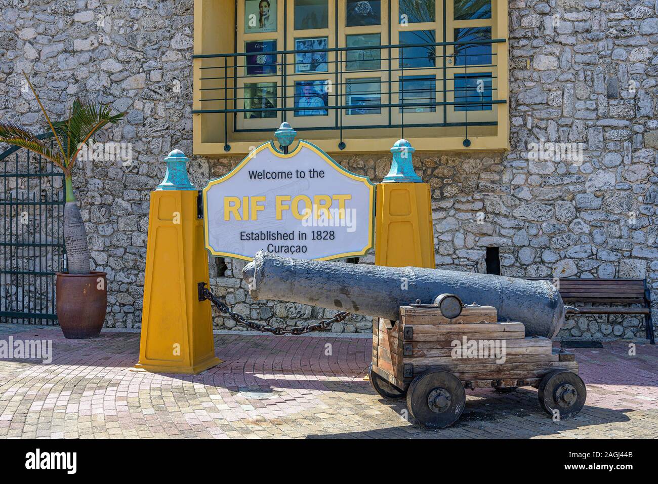 Love locks curacao hi-res stock photography and images - Alamy