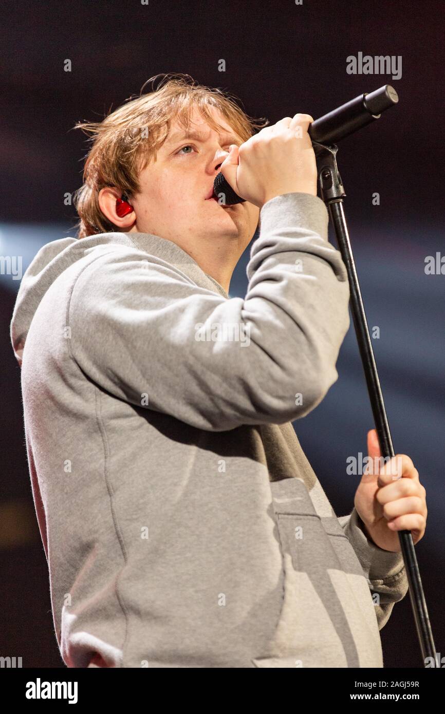 Lewis capaldi performs hi-res stock photography and images - Alamy
