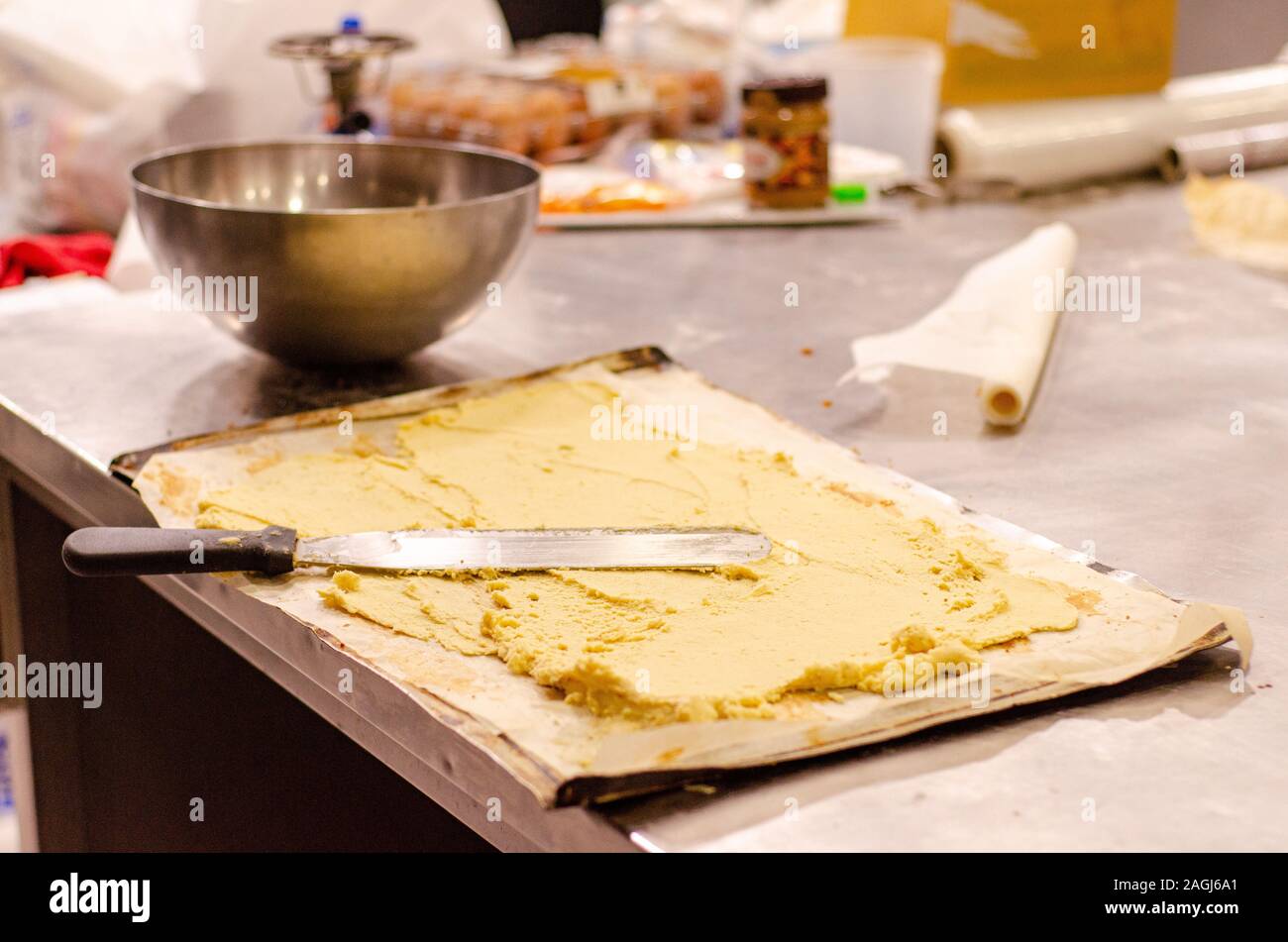 Professional Chef kitchen wooden surface powder Stock Photo - Alamy