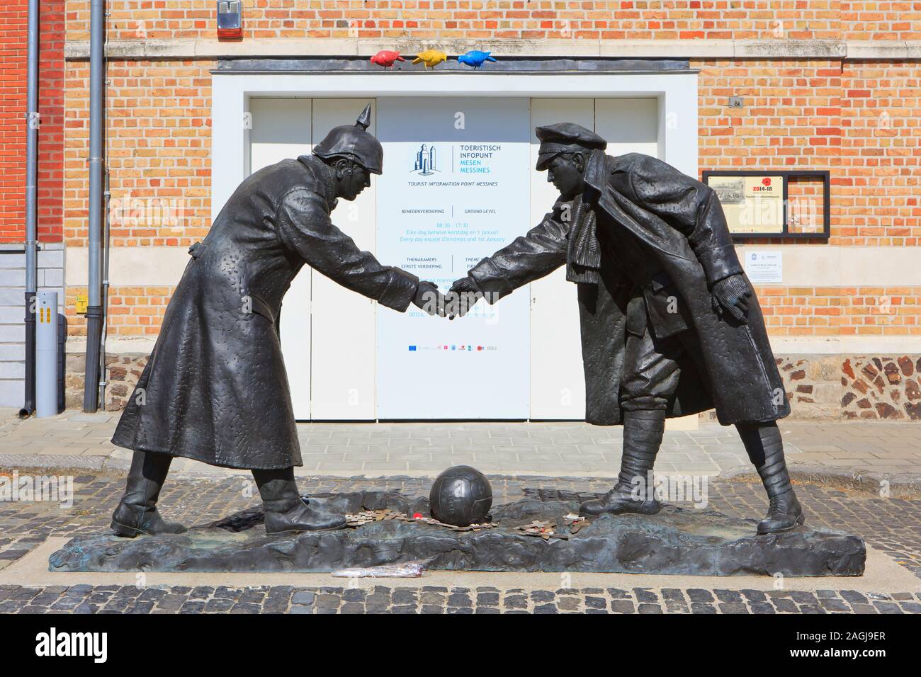 Christmas truce sculpture hi-res stock photography and images - Alamy