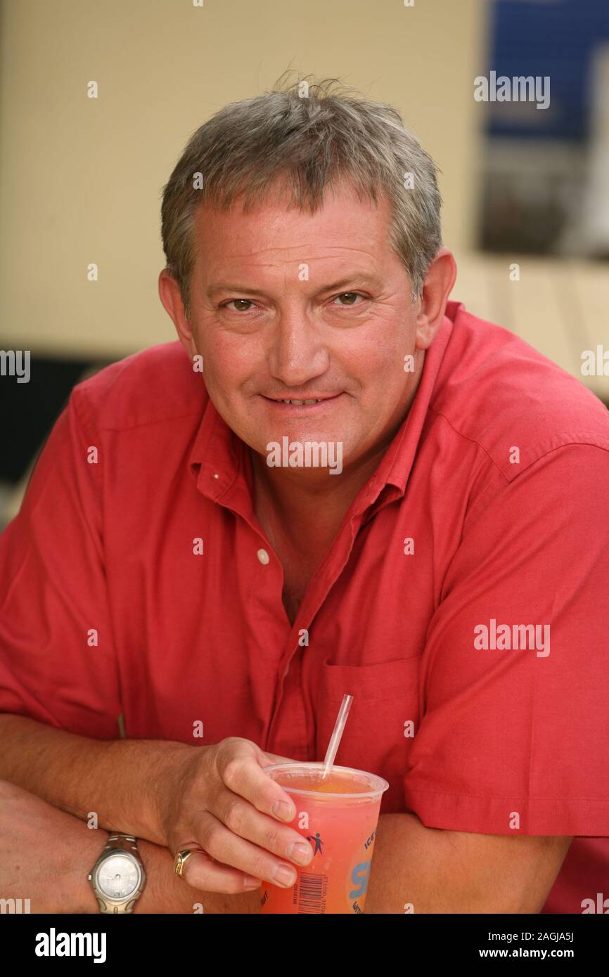 Graham cole hi-res stock photography and images - Alamy