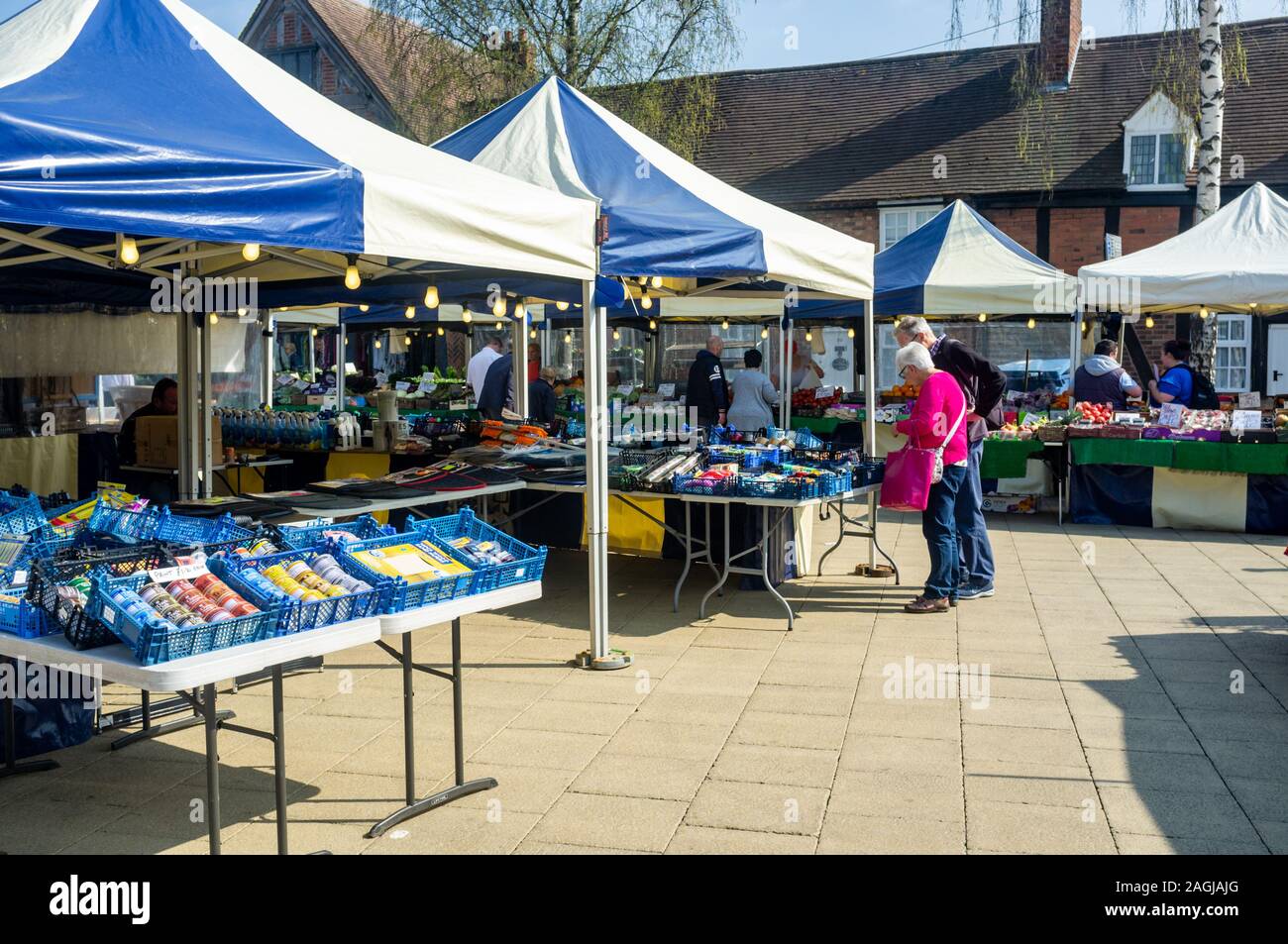Market stalls in spring sunshine, Stratford upon Avon, UK Stock Photo ...