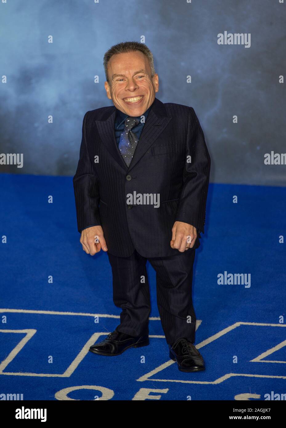 LONDON, ENGLAND - DECEMBER 18: Warwick Davis attends the European ...