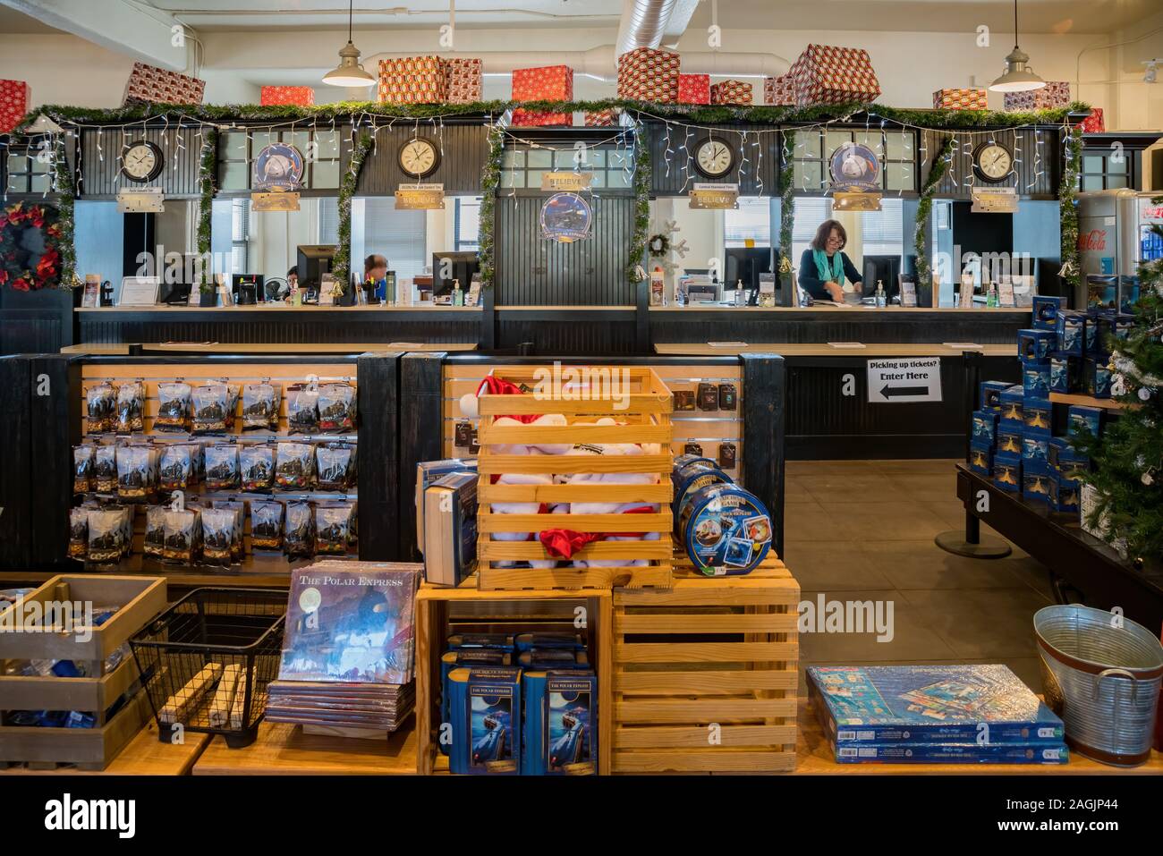 Small town country store interior hi-res stock photography and images ...