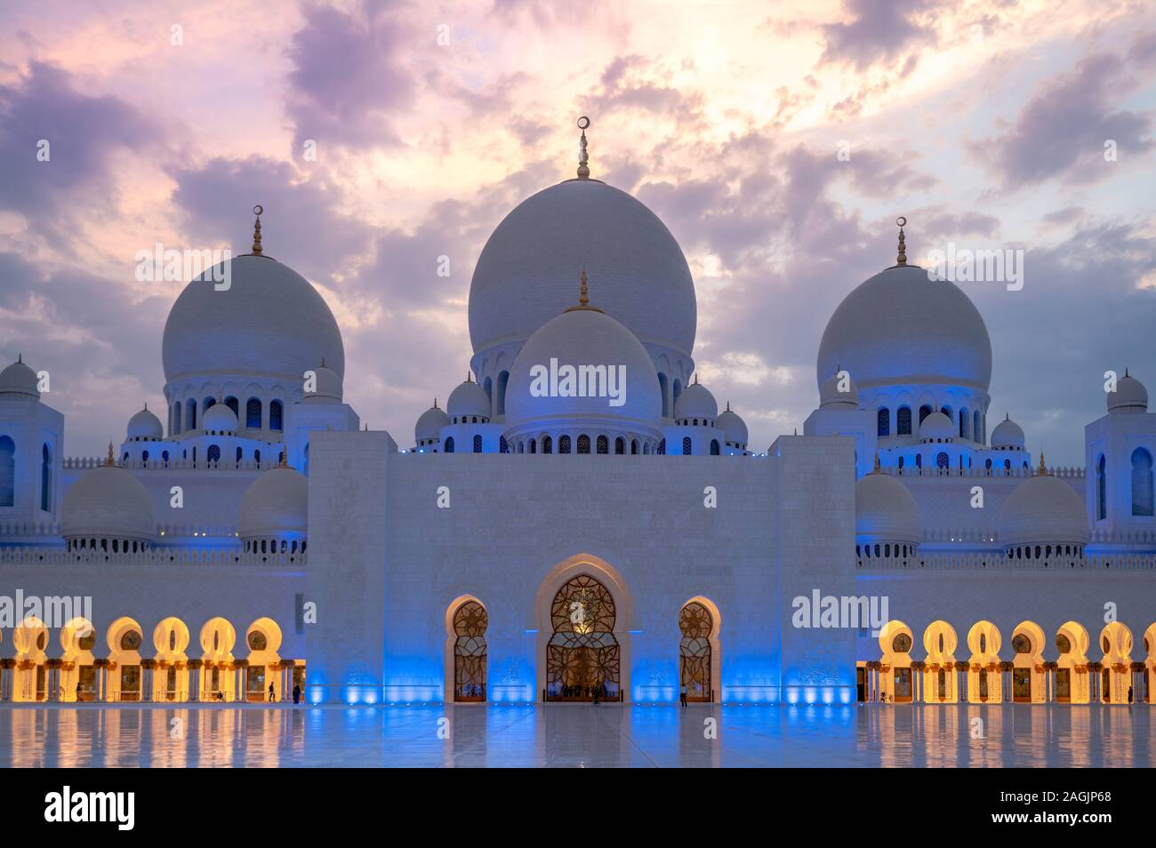 Sheikh Zayed Grand Mosque Stock Photo - Alamy