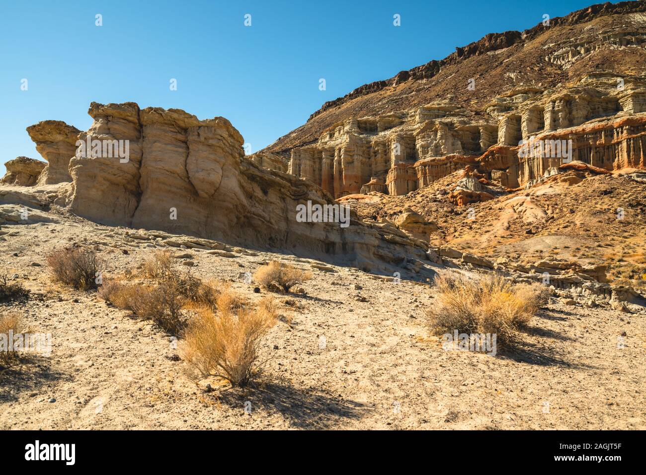 Scenic desert cliffs, Red Rock Canyon State park, California Stock ...
