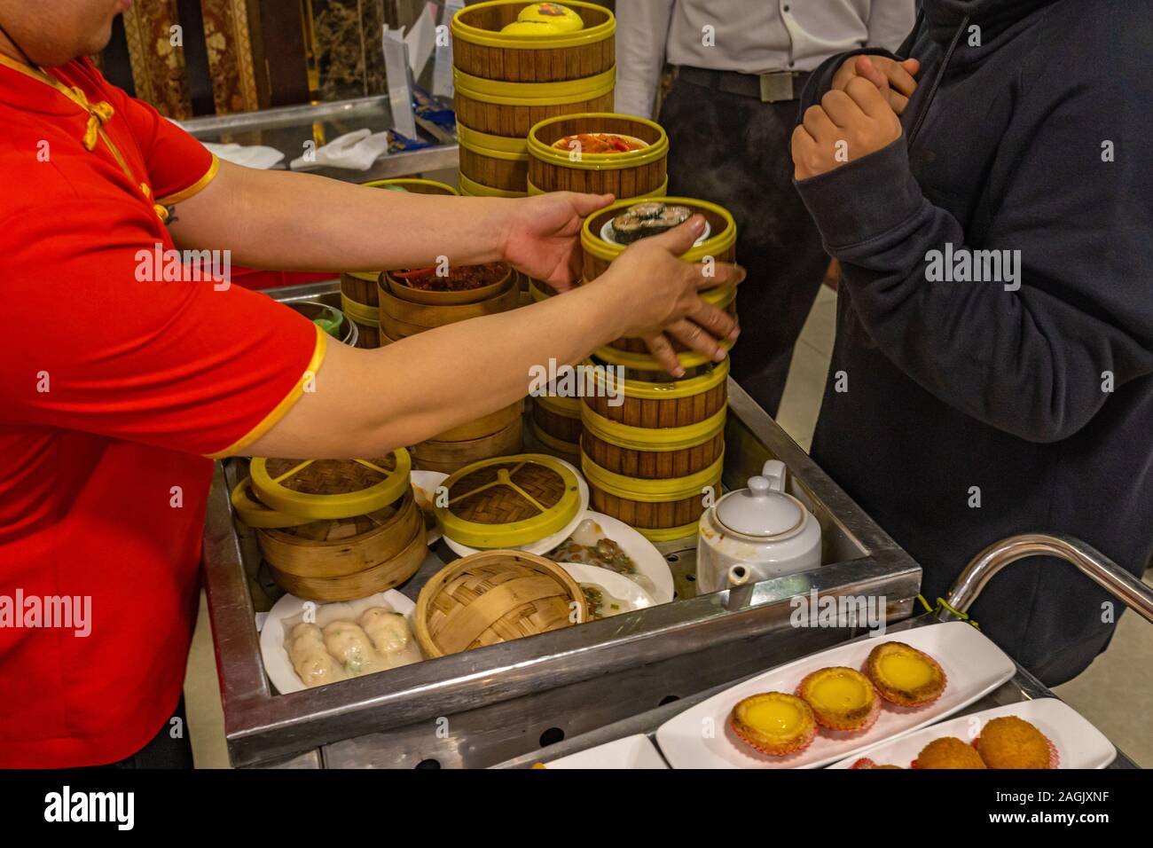 Catering food steamer hi-res stock photography and images - Alamy