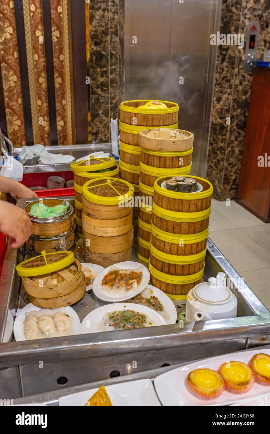Catering food steamer hi-res stock photography and images - Alamy