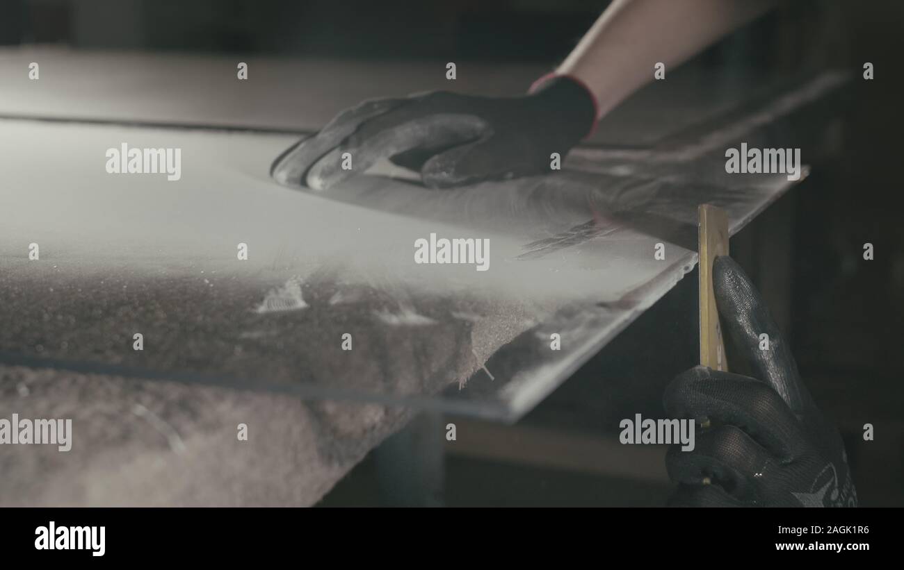 Glass cutting and processing for fireplace doors. Circular glass cutter ...